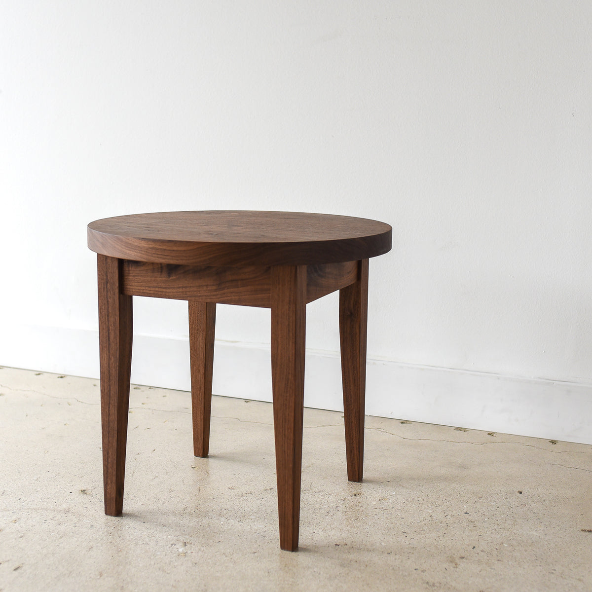 Round Taper Leg Accent Table - What WE Make